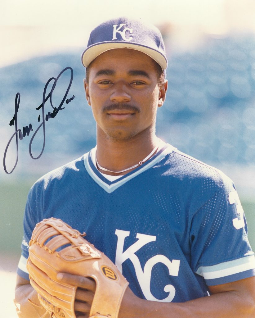 AUTOGRAPHED TOM GORDON 8x10 Kansas City Royals Photo - Main Line Autographs