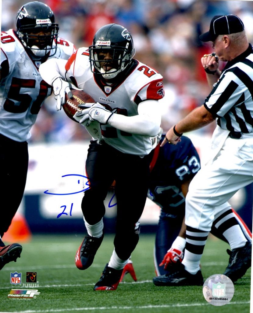 Autographed DEANGELO HALL 8X10 Atlanta Falcons photo - Main Line Autographs
