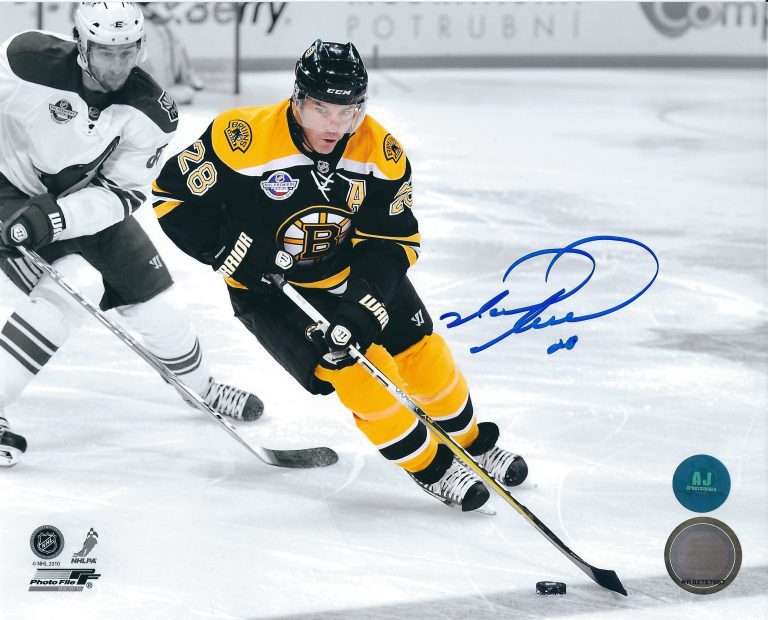 Autographed BOBBY CARPENTER 8X10 Boston Bruins Photo - Main Line Autographs