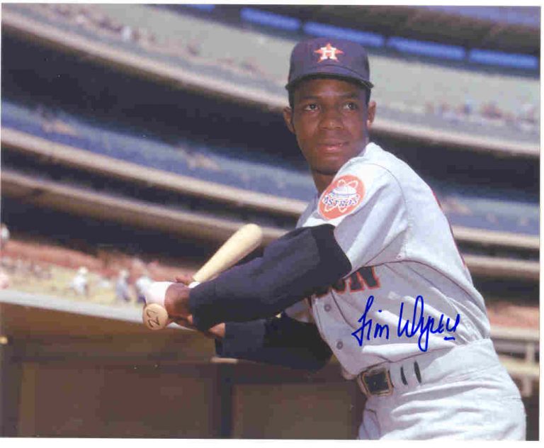 AUTOGRAPHED SIGNED photo JIM WYNN Houston Astros - Main Line Autographs