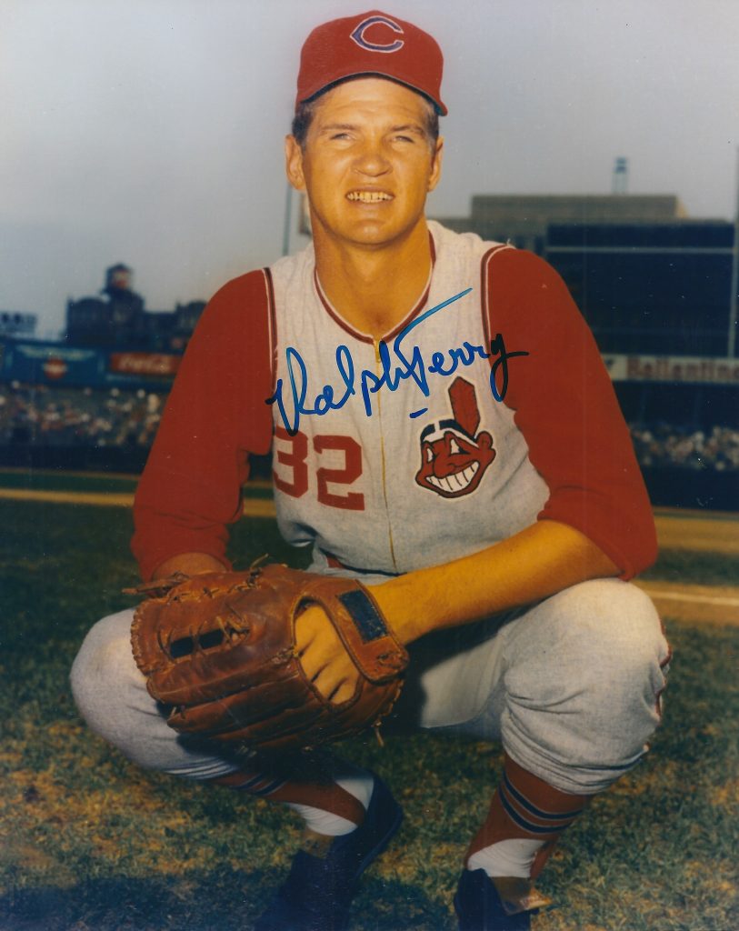 AUTOGRAPHED RALPH TERRY 8X10 Cleveland Indians Photo - Main Line Autographs