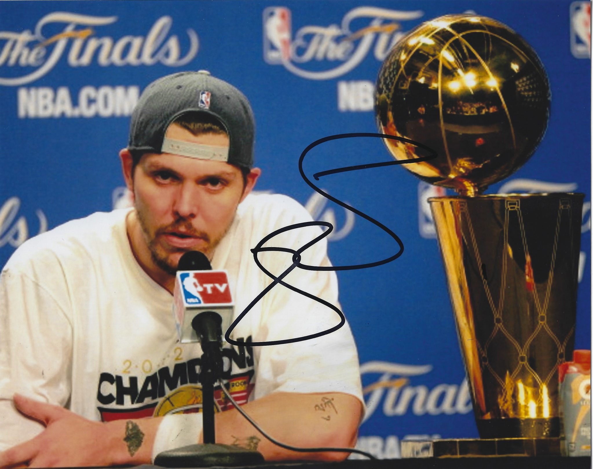 AUTOGRAPHED MIKE MILLER 8X10 Miami Heat Photo - Main Line Autographs