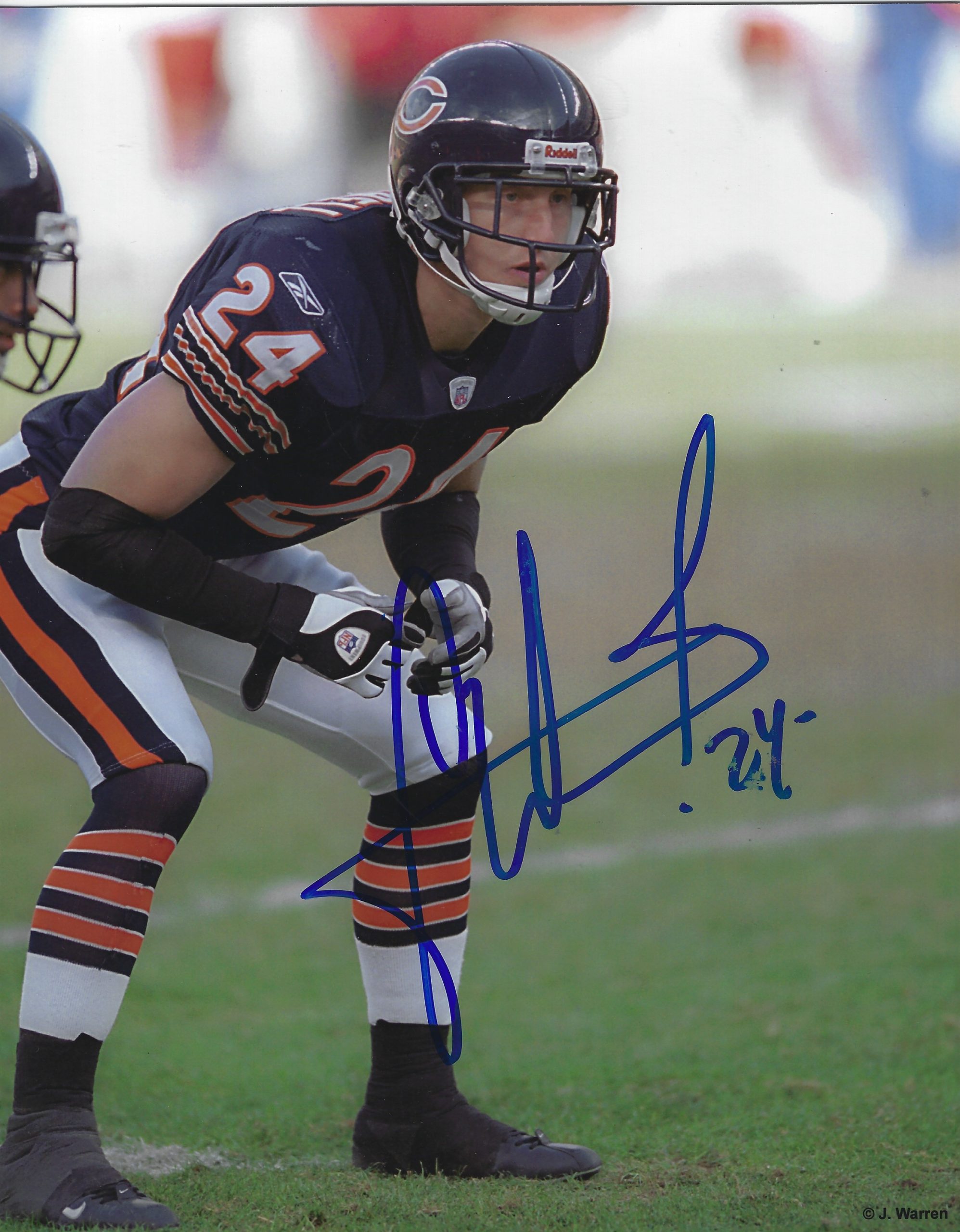 AUTOGRAPHED CAMERON WORRELL 8X10 Chicago Bears Photo - Main Line Autographs