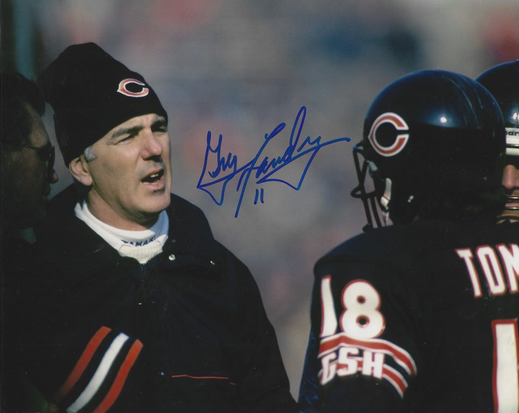 Autographed GREG LANDRY 8X10 Chicago Bears photo - Main Line Autographs
